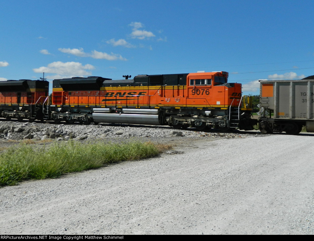 BNSF 9076